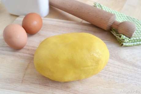 Crostata di fragole con pasta sablè - Ricetta di Misya