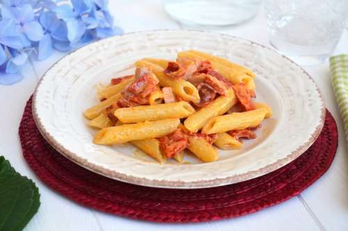 Pasta panna e prosciutto - Ricetta di Misya