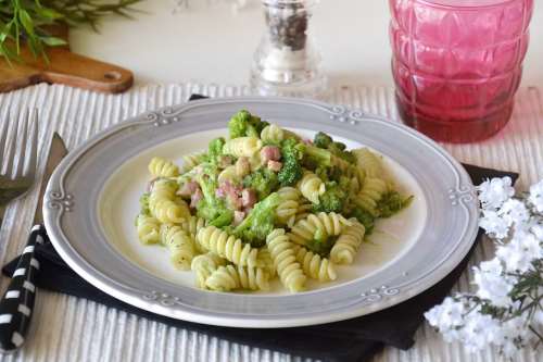 Pasta con i broccoli - Ricetta di Misya